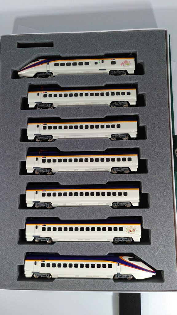 10-1255 JR E3 2000 Series Tsubasa Shinkansen 7 Car Powered Set - Train Trax
