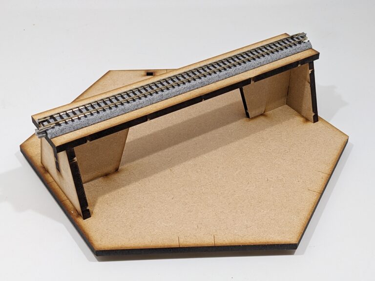 Embankment Hex-TRAK Module - Train Trax