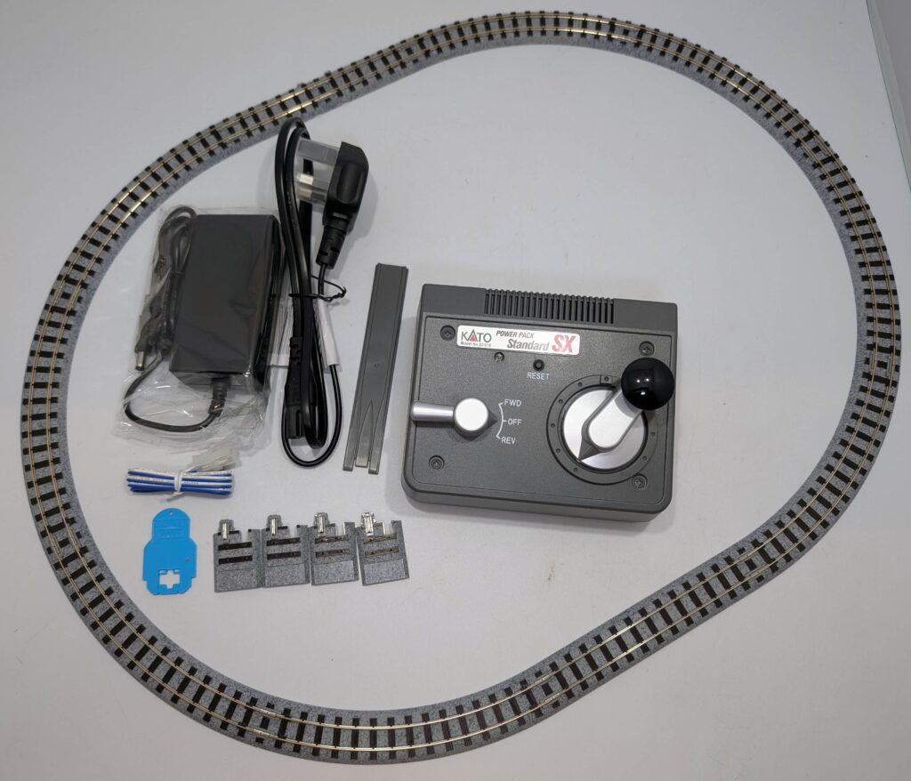 52-850 Narrow-Gauge UNITRACK Oval Track Set with Kato Power Pack ...