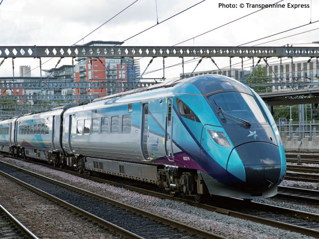 10-2022 Class 802/2 Type TransPennine Express 5 Car Set - Train Trax